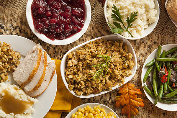 Thanksgiving Dinner To Go 2022 at Maple Leaf Market